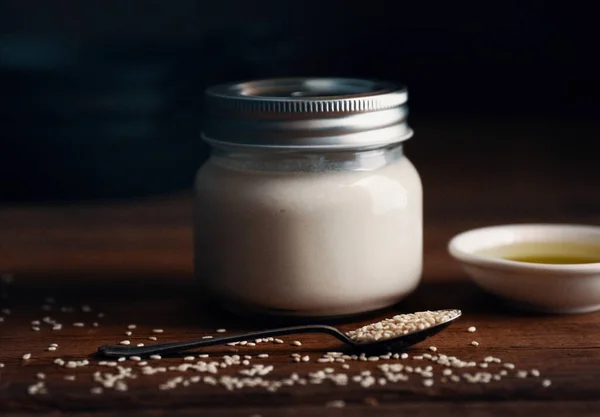 Fotos de Tahini em bruto, Imagens de Tahini em bruto sem royalties | Depositphotos