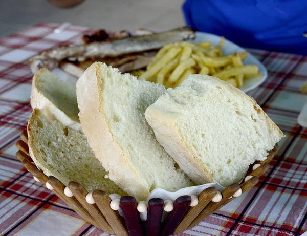 Modenese tradicional images libres de droit, photos de Modenese ...