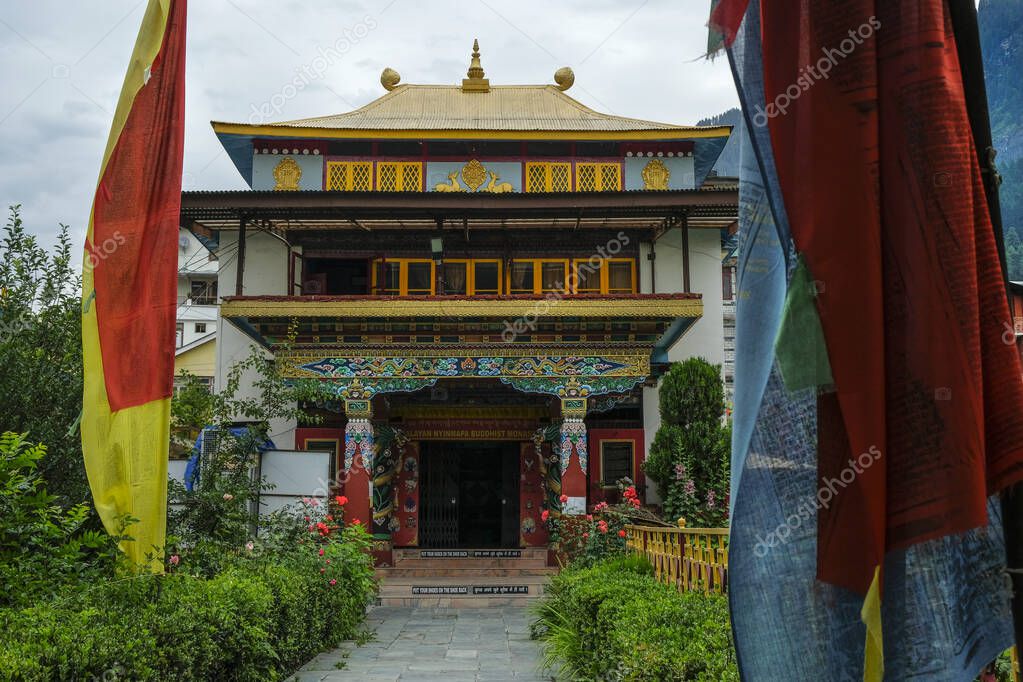 Manali, India - Junio 2021: Himalayan Nyingmapa Gompa es un monasterio ...