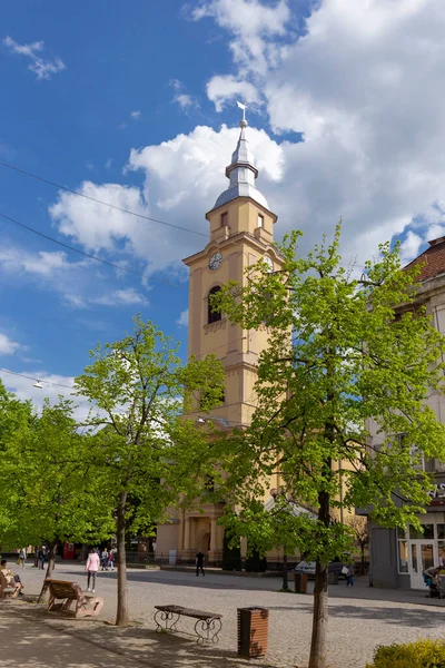 25 de mayo de 2021 Berehove city, Transcarpathia, Ucrania. Catedral ...