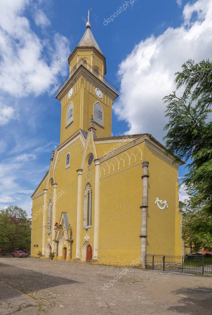 25 de mayo de 2021 Berehove city, Transcarpathia, Ucrania. Catedral ...