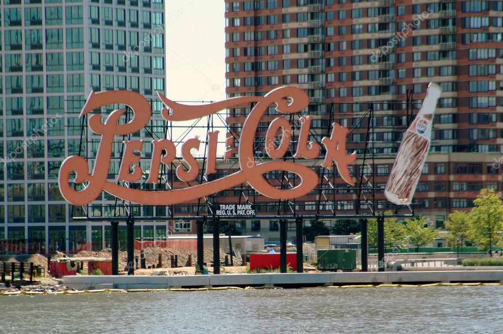 NYC: Pepsi-Cola Sign on East River – Stock Editorial Photo © LeeSnider ...