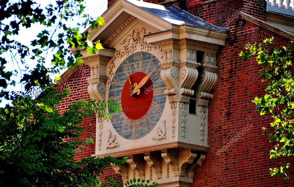 Philadelphia, PA: Independence Hall Clock — Stock Editorial Photo ...