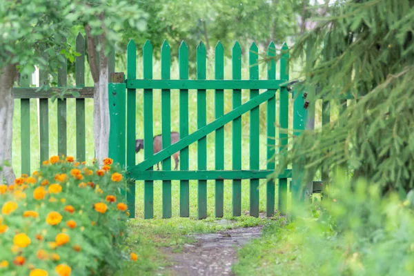 Flower garden gate Stock Photos, Royalty Free Flower garden gate Images ...