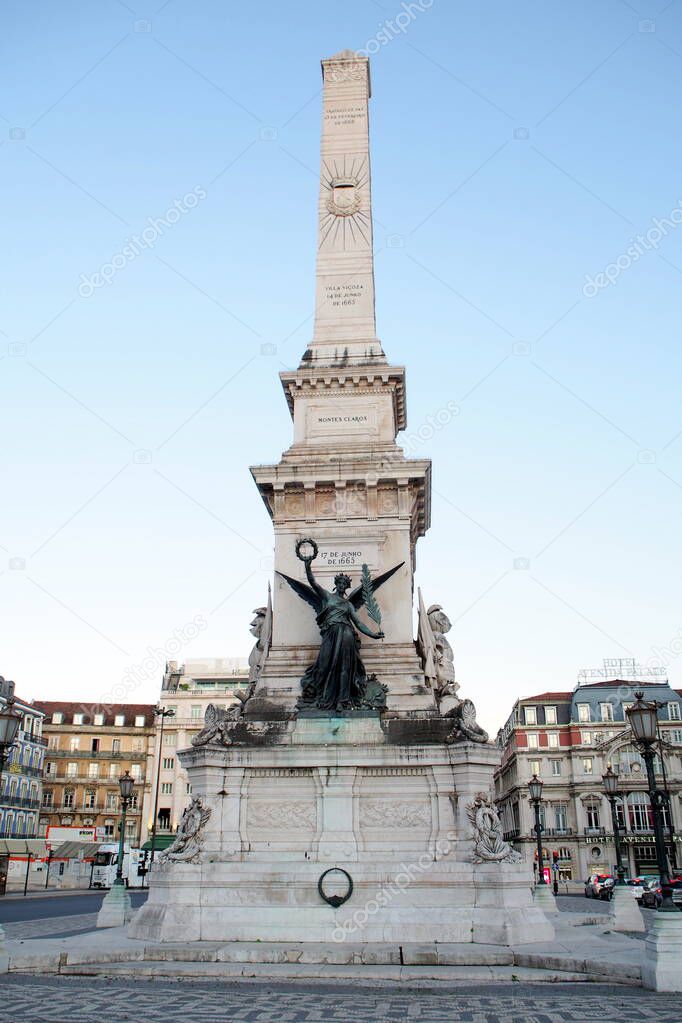 Monumento a los Restauradores en la Plaza de los Restauradores, erigido ...