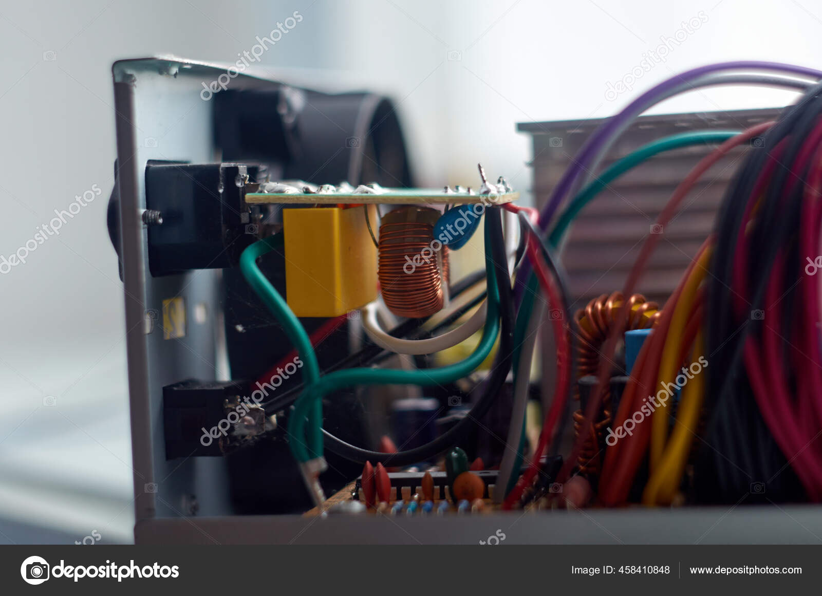 Fuente Alimentación Con Transistor Mosfet — Foto de stock #458410848 ...