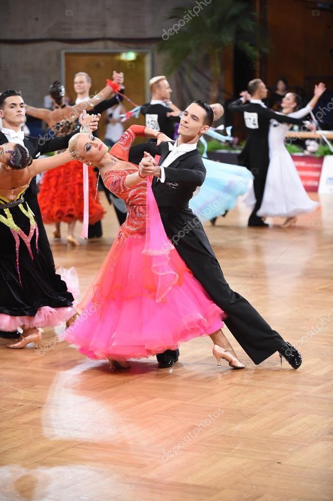 Ballroom dance couple dancing at the competition – Stock Editorial ...