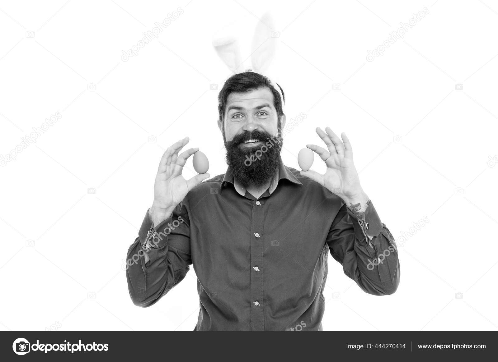 Eggs are dearest at Easter. Easter bunny delivering colored eggs ...