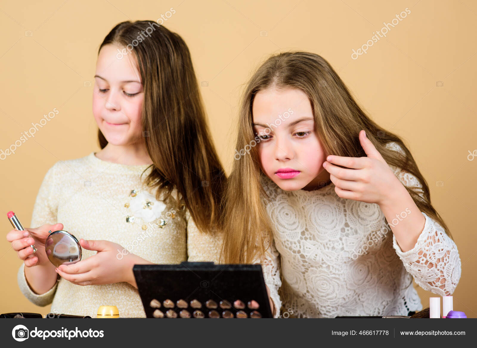 Explore moms cosmetics bag concept. Salon and beauty treatment ...