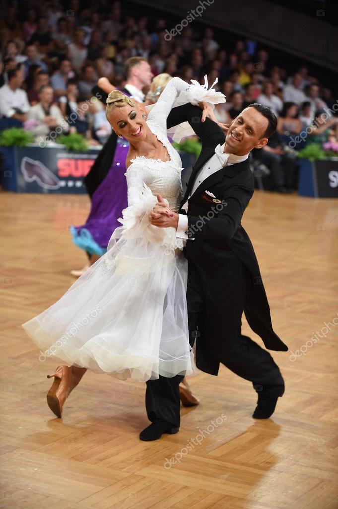 Ballroom dance couple dancing at the competition – Stock Editorial ...