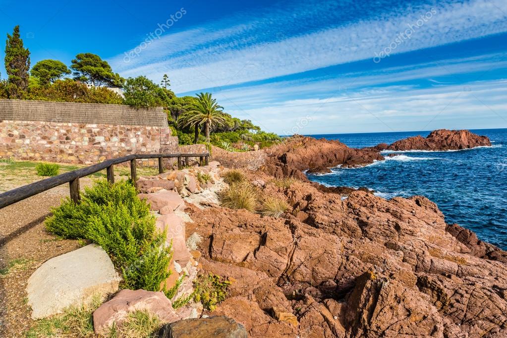 Rocas rojas del macizo de Esterel-Riviera Francesa, Francia 2024
