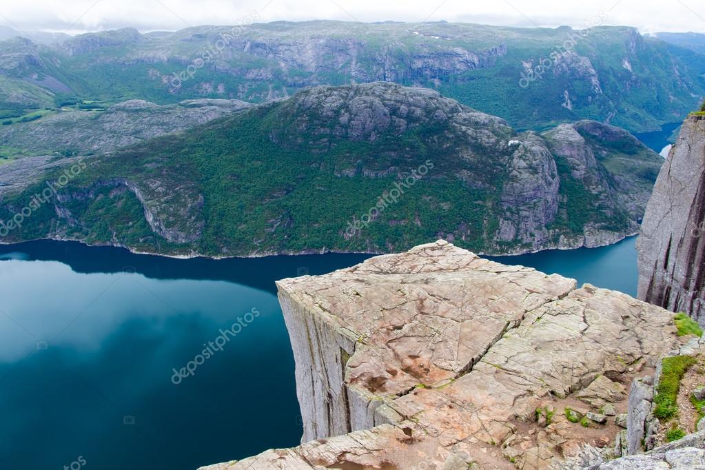 Preikestolen cliff - Norway — Stock Photo © Tampaci #89257916