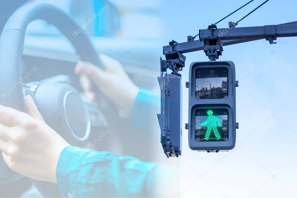 Cruce peatonal y señales de semáforo. Seguridad conducción imagen. 2022