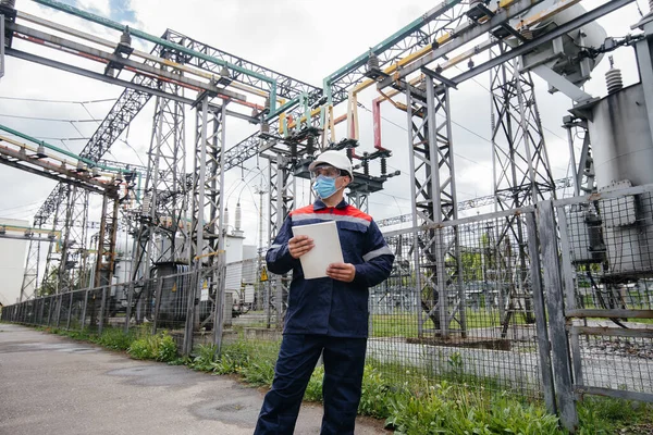 Engineers Electrical Substations Conduct Survey Modern High Voltage Equipment Mask — Stock Photo ...