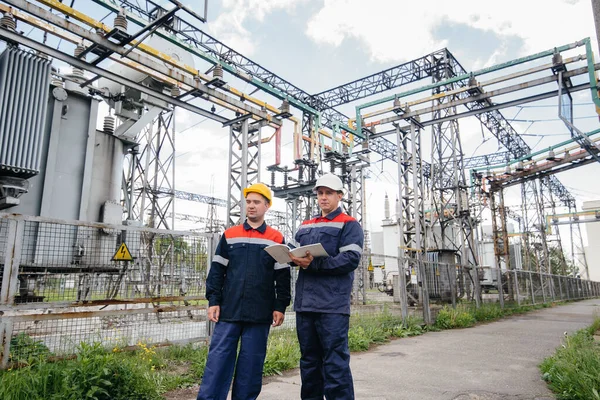 Engineers Electrical Substations Conduct Survey Modern High Voltage Equipment Mask — Stock Photo ...
