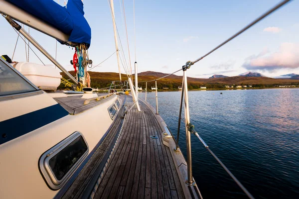 Sloop Rigged Modern Yacht Wooden Teak Deck Sailing Rocky Shore — Stock ...