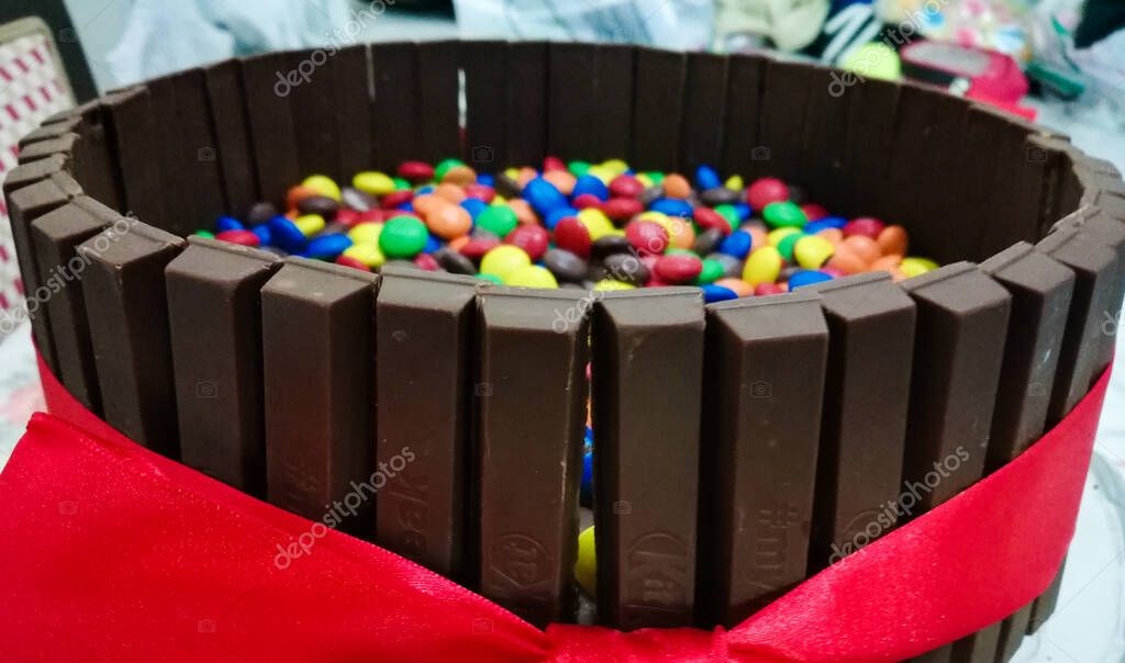 Kitkat pastel de chocolate con guijarros. Kit Kat barra de chocolate ...