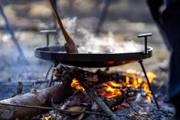 Aboriginal people cooking Stock Photos, Royalty Free Aboriginal people ...