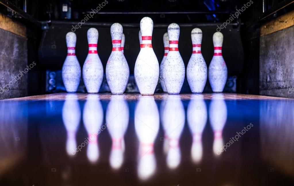 Bowling white pins Stock Photo by ©oneinchpunch 91463140