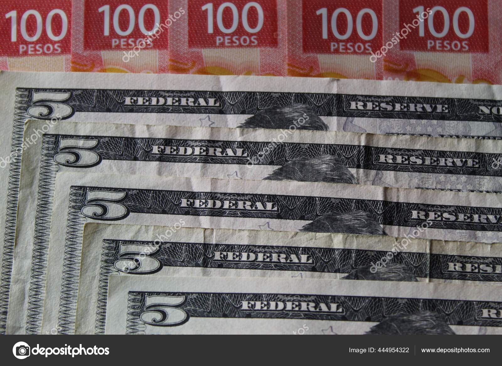 Billetes Mexicanos 100 Pesos Billetes Americanos Cinco Dólares — Foto ...