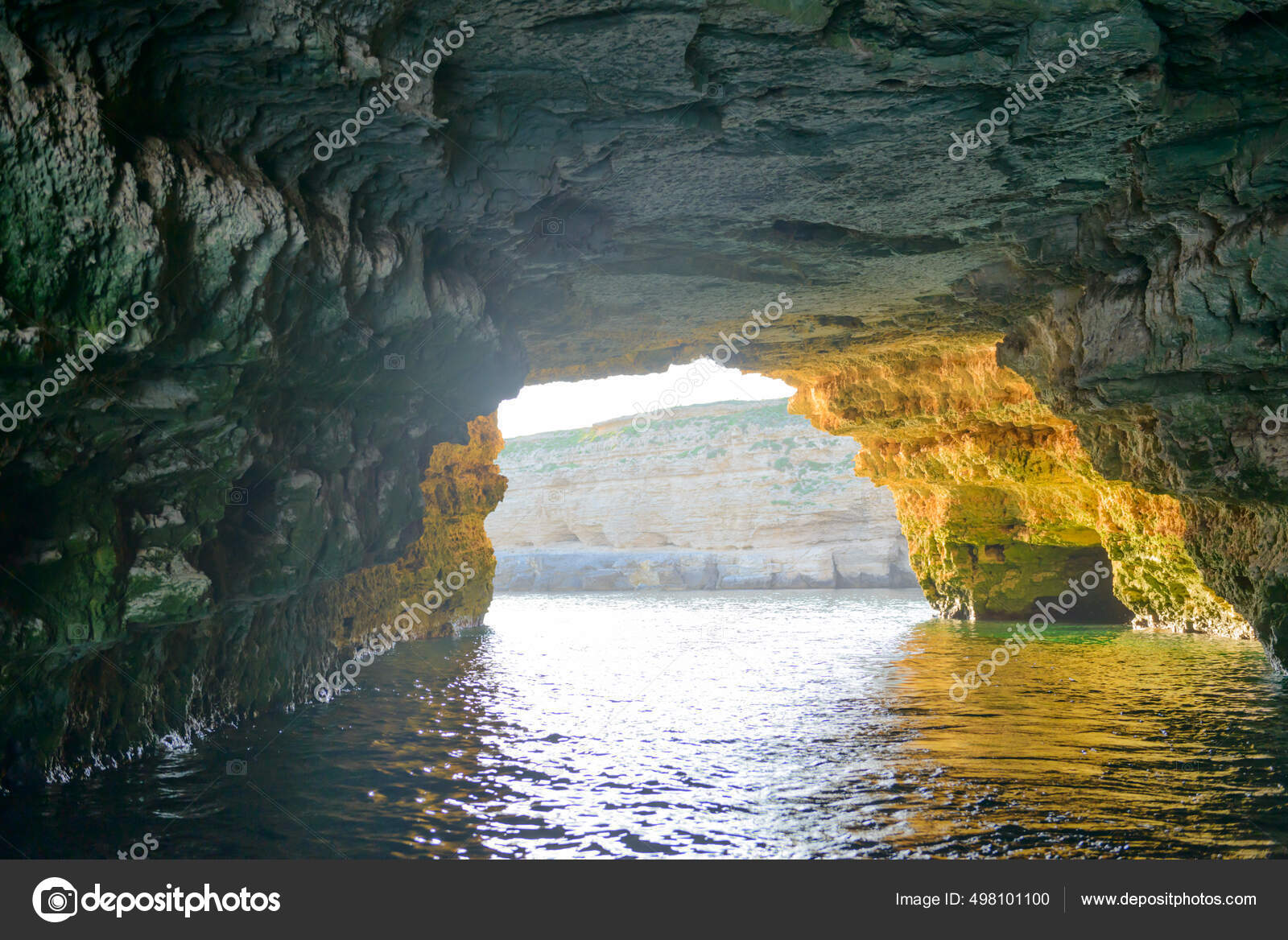 Tunnel Rock Sea Surface — Stock Photo © alexnikit #498101100