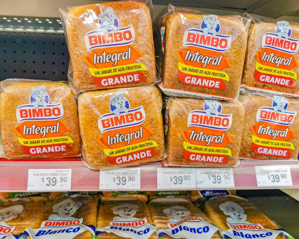 Playa del Carmen México 16. Abril 2021 Tostadas Bimbo Envasado integral ...