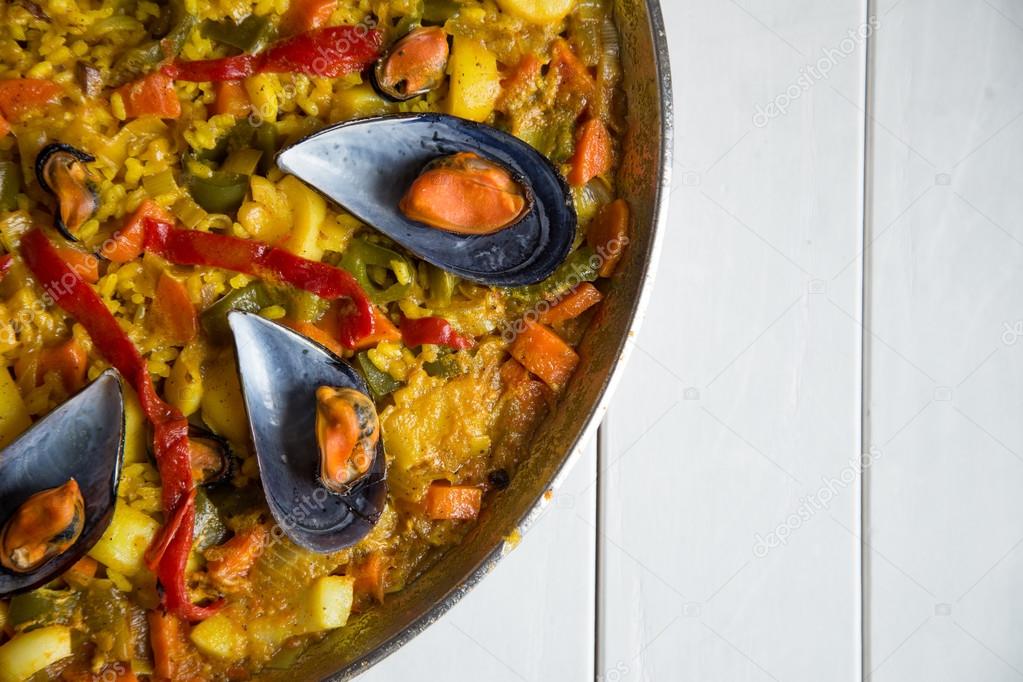 Paella with mussels Stock Photo by ©jos_temprano 70572445