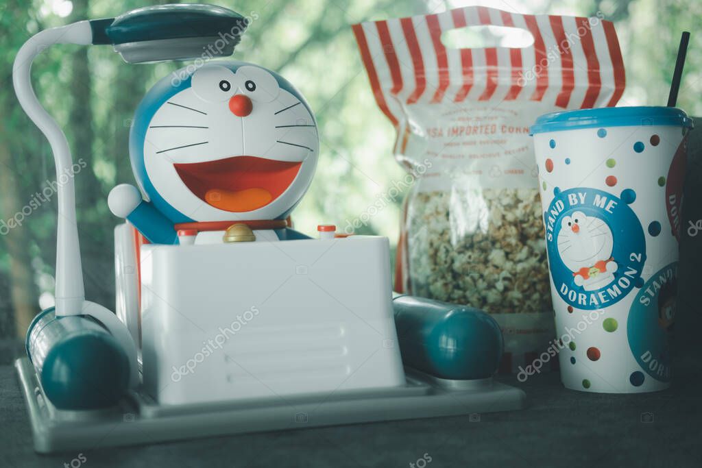 Bangkok, Tailandia - 12 de junio de 2020: Doraemon time machine bucket ...