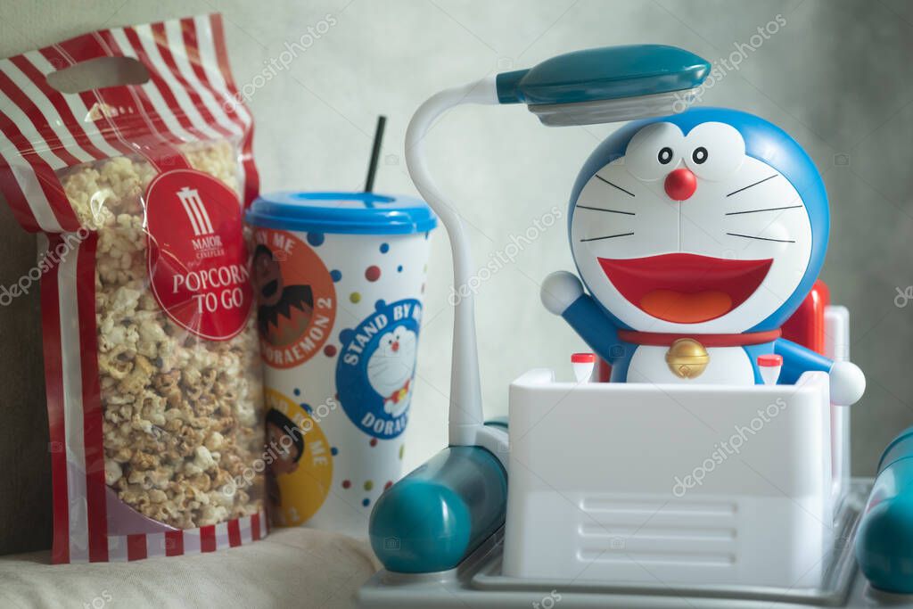 Bangkok, Tailandia - 19 de junio de 2020: Doraemon time machine bucket ...