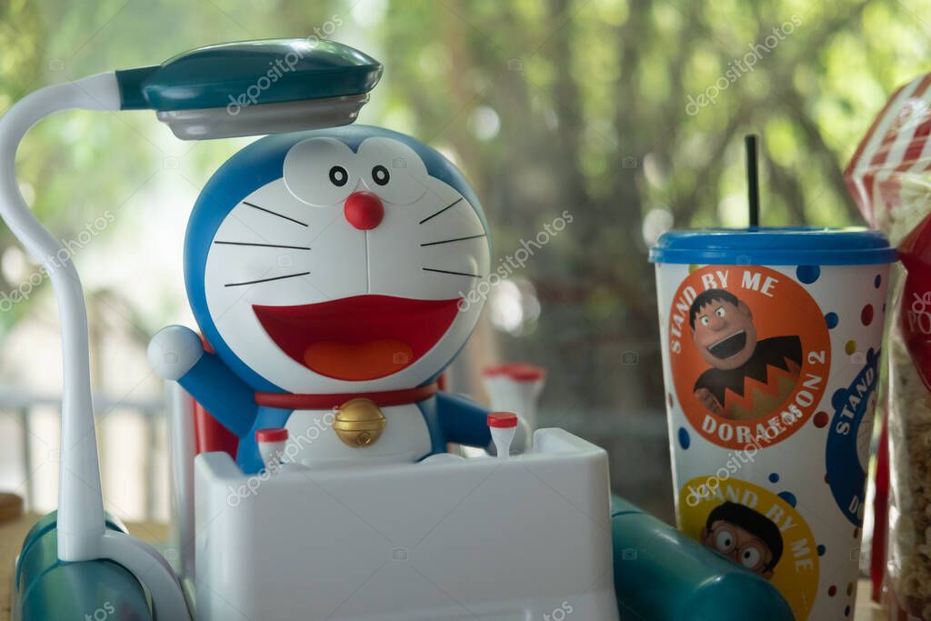 Bangkok, Tailandia - 19 de junio de 2020: Doraemon time machine bucket ...