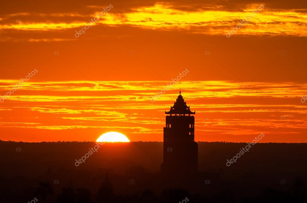 Bagan Nan Myint Tower at dawn, 360 viewing tower of Bagan, Myanmar ...