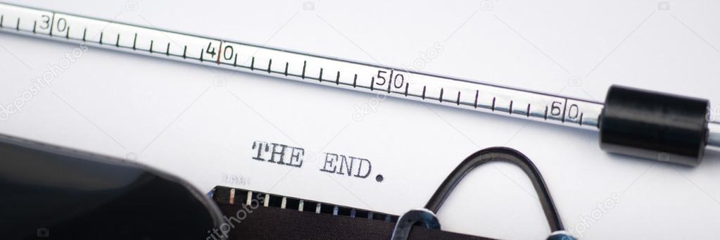 The End, escrito en una vieja máquina de escribir: fotografía de stock ...