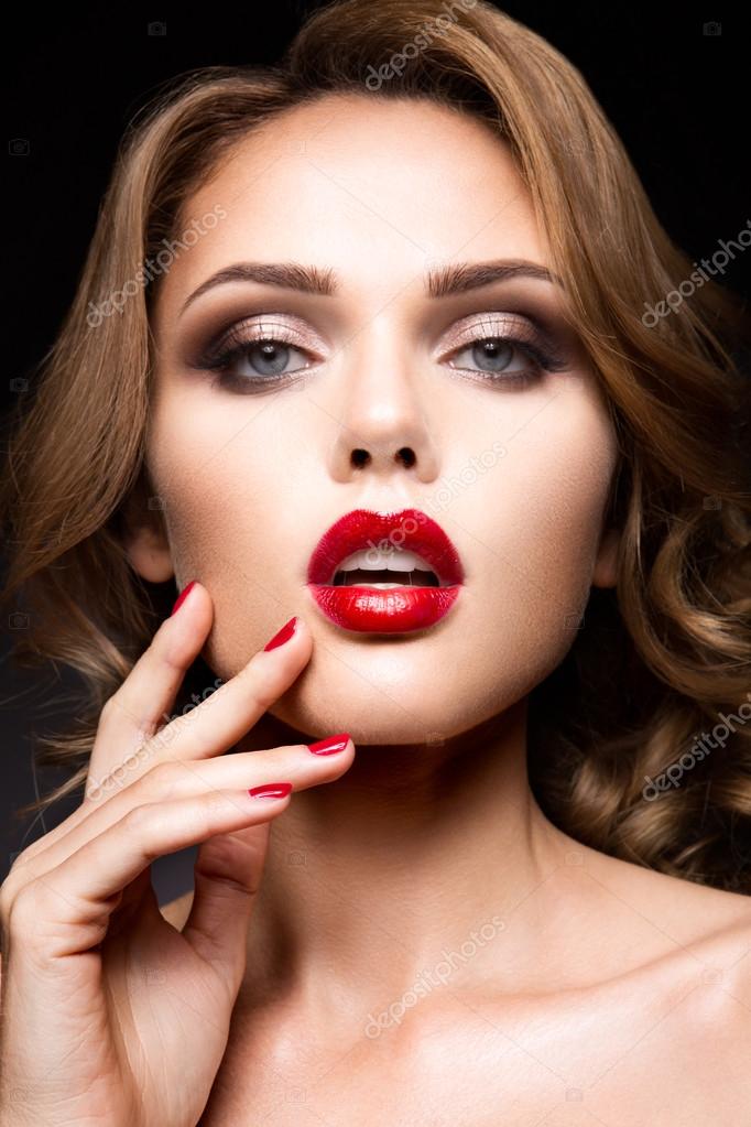 Close Up Retrato De Mulher Bonita Com Maquiagem Brilhante — Fotografias