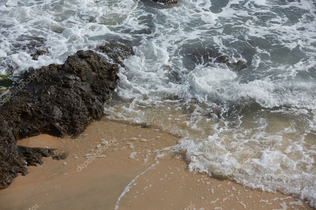 Rocky ocean beach with waves — Stock Photo © nikolodion #112489432