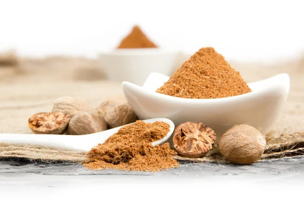 Muscade en poudre images libres de droit, photos de Muscade en poudre ...