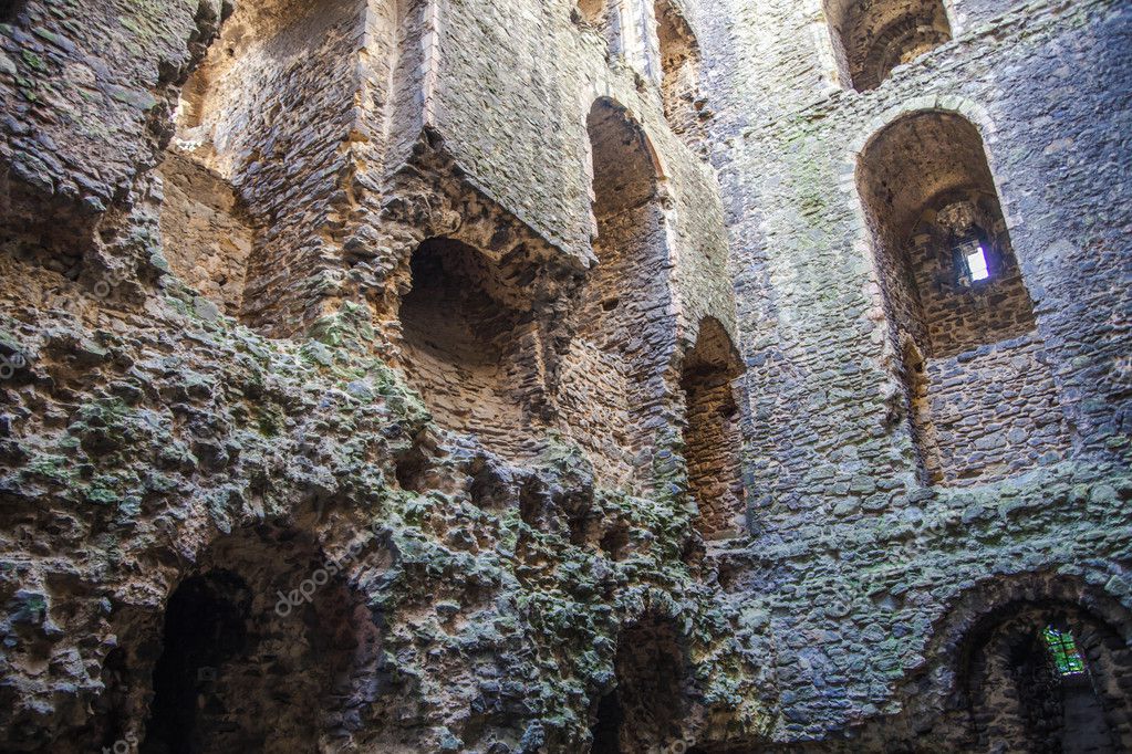 Rochester Castle 12th-century. Inside view of castle's ruined palace ...