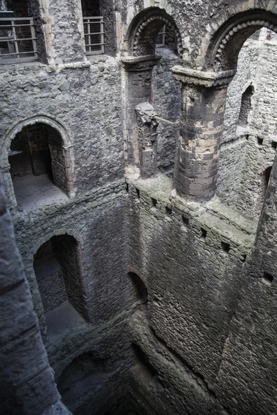 Rochester Castle 12th-century. Inside view of castle's ruined palace ...