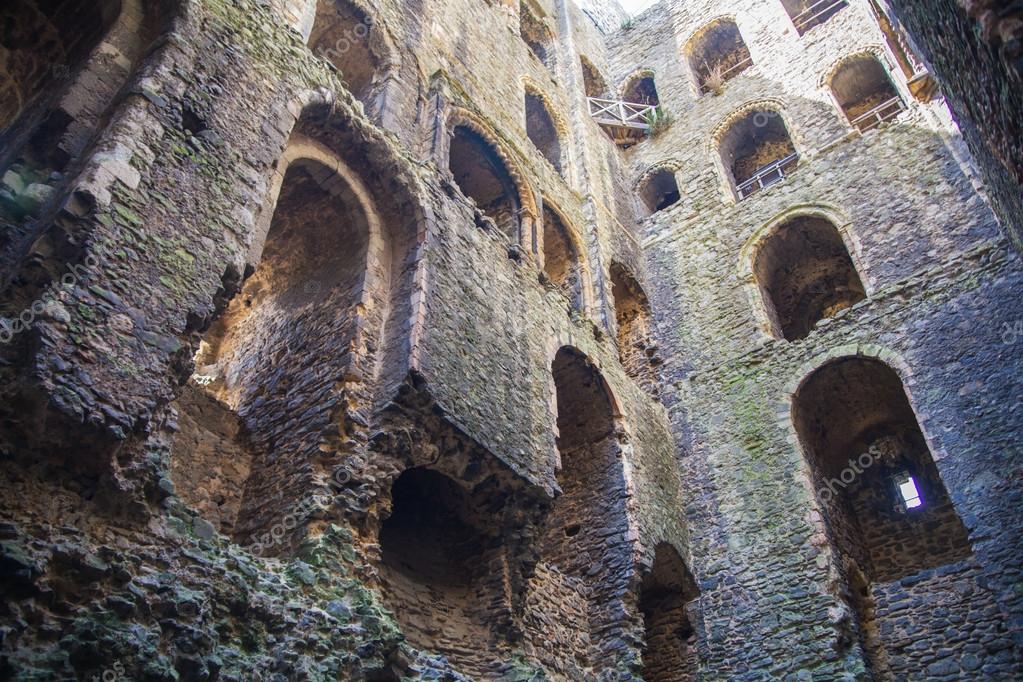 Rochester Castle 12th-century. Inside view of castle's ruined palace ...