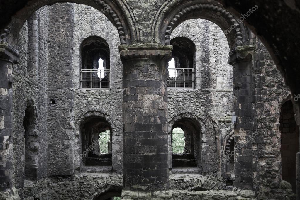 Rochester Castle 12th-century. Inside view of castle's ruined palace ...