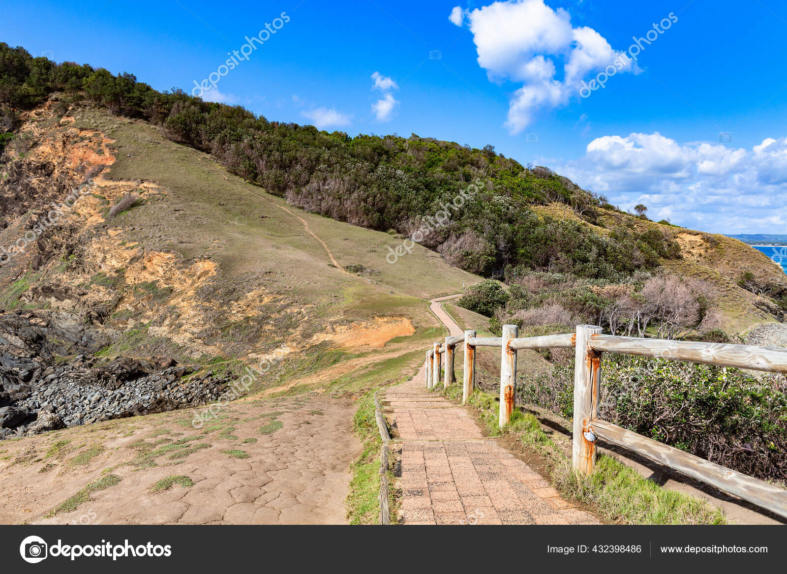 Beautiful View Walking Track Cape Byron Bay Popular Tourist Destination ...