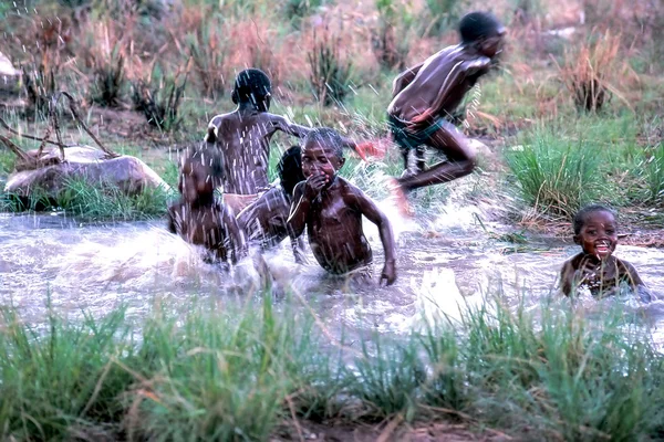 African children lavage Stock Photos, Royalty Free African children ...