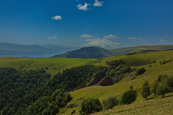 El valle de alazani fotos de stock, imágenes de El valle de alazani sin royalties | Depositphotos