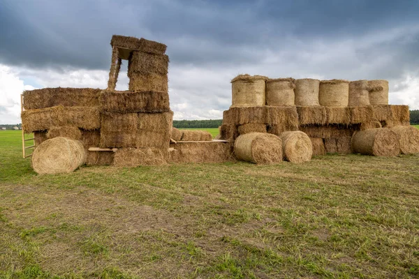 Straw fort Stock Photos, Royalty Free Straw fort Images | Depositphotos