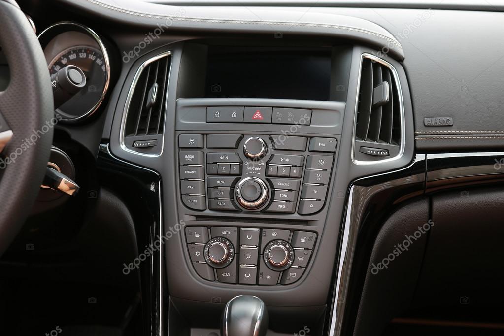 Opel Cascada control panel – Stock Editorial Photo © volhanna #83902480