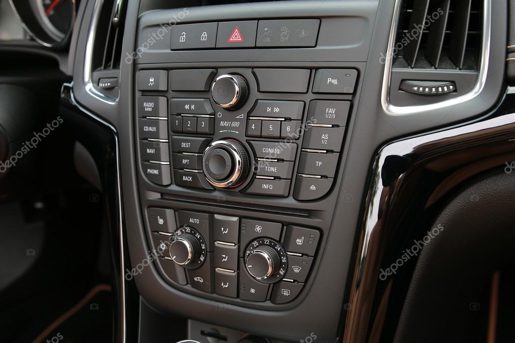Opel Cascada control panel – Stock Editorial Photo © volhanna #83902514