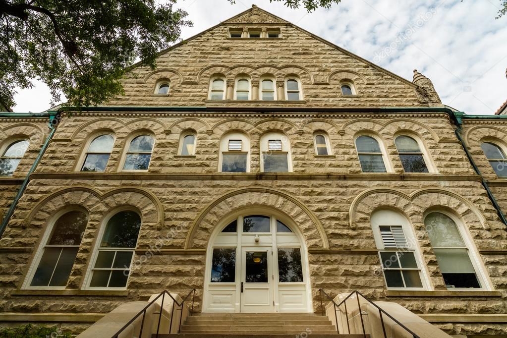 Tulane University Campus – Stock Editorial Photo © fotoluminate #110702156