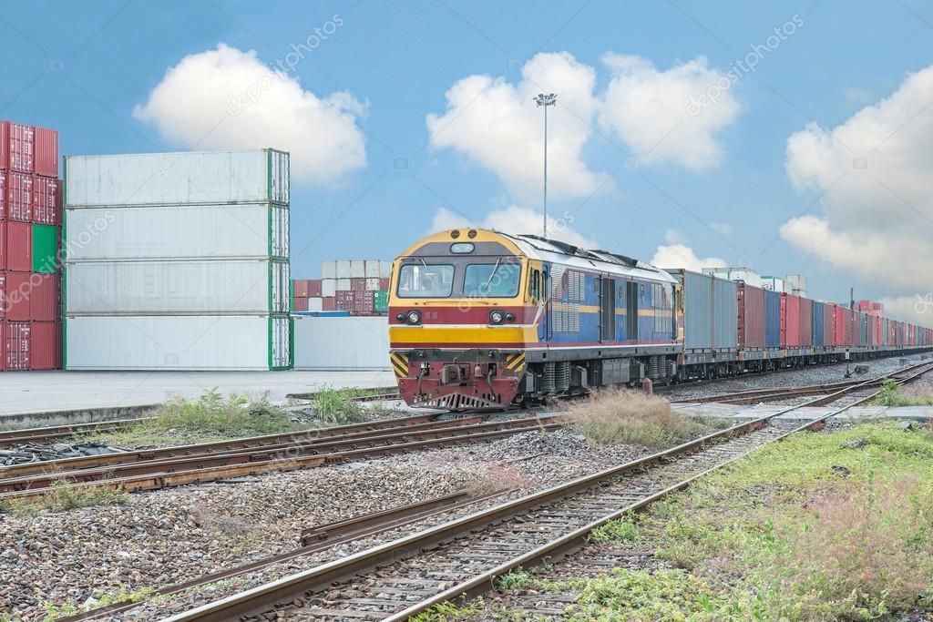 Cargo train platform with freight train container at depot — Stock ...
