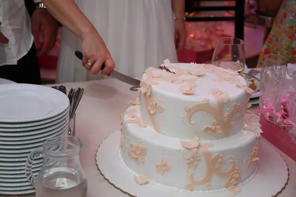 Cortar o bolo Stock Photos, Royalty Free Cortar o bolo Images ...