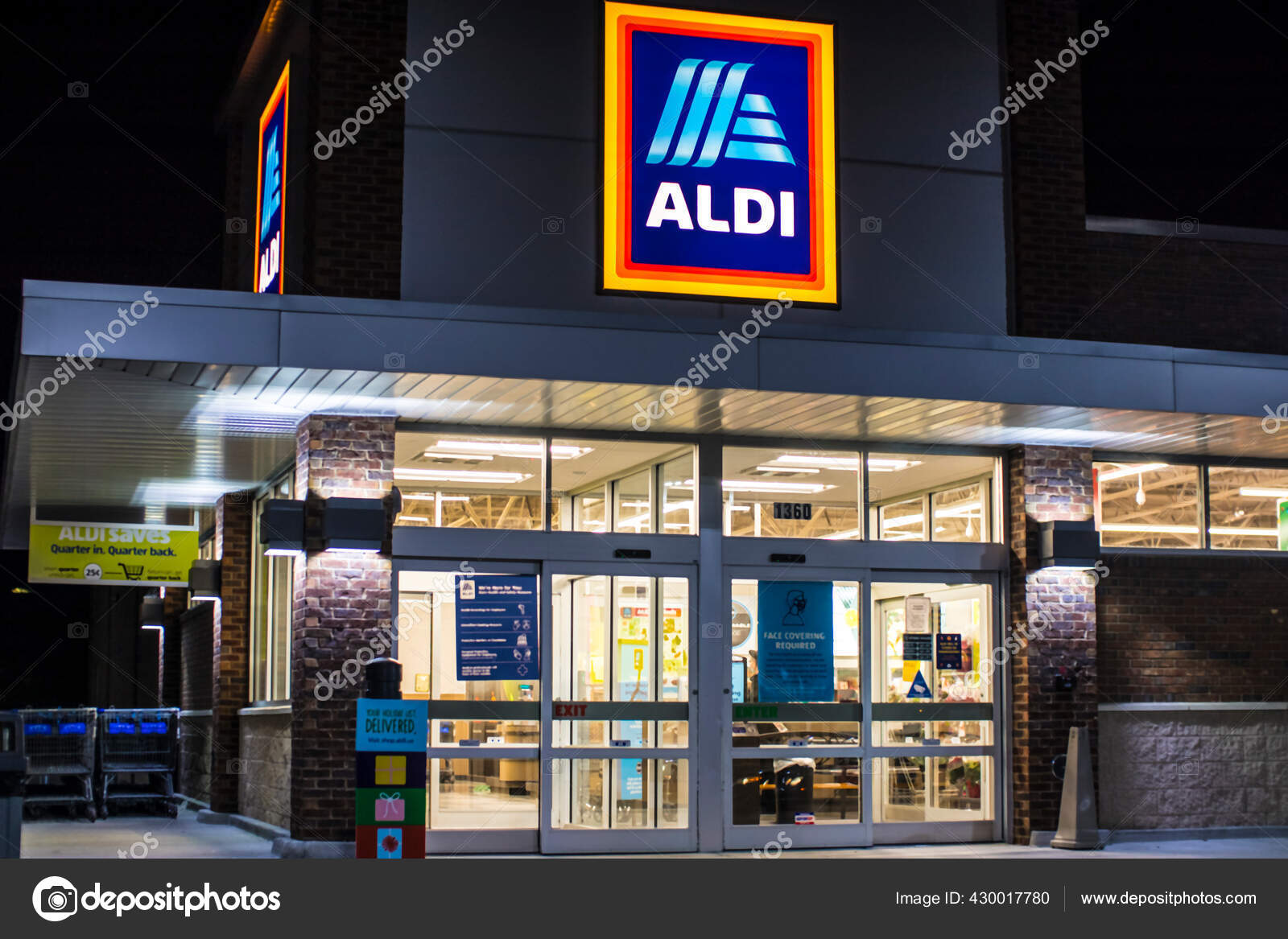 Augusta Usa Supermercado Aldi Entrada Nocturna Firma — Foto editorial ...