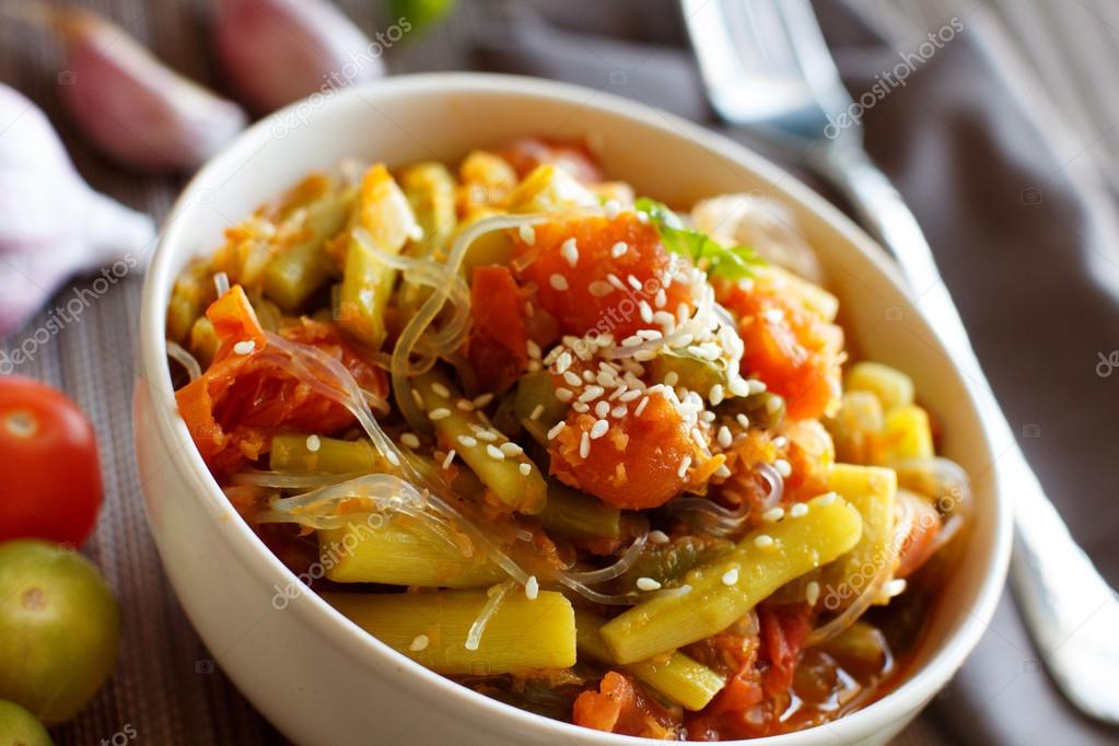 Rice spaghetti with vegetables Stock Photo by ©karissaa 105750058